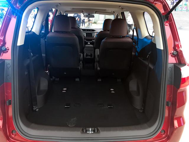 长安新款MPV车新凌轩上市 售6.79-8.09万元