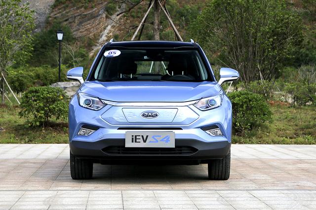 最大续航可达470km！江淮iEVS4值不值得买？_路咖汽车