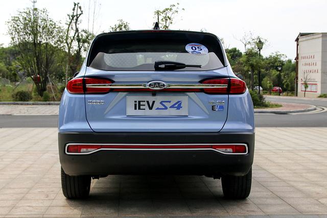 最大续航可达470km！江淮iEVS4值不值得买？_路咖汽车